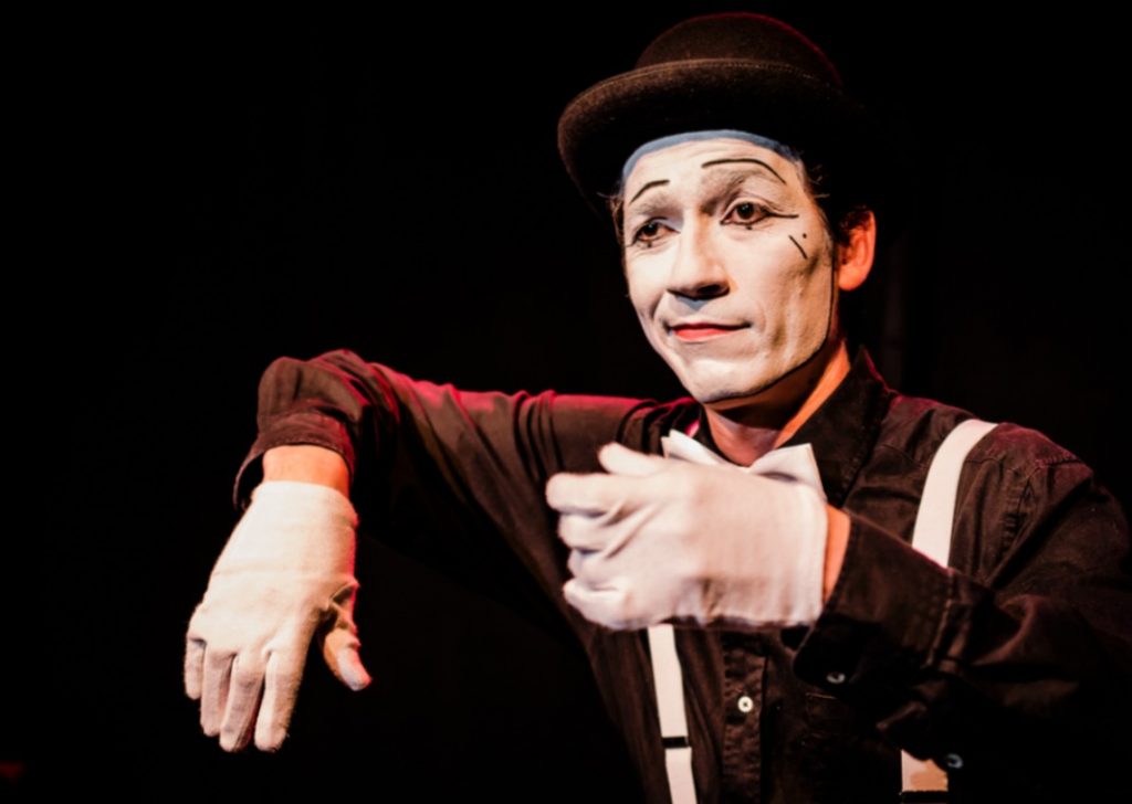 Los mimos, el arte del silencio | PalabrasClaras.mx