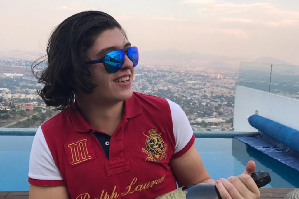 “Llegó el rey de México”: influencer cerró una avenida para demostrar ...